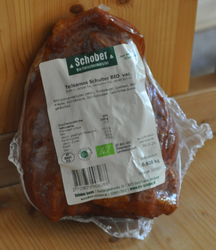 3673 Bio-Schwein: Teilsames (Geselchtes) von der Schulter, vakuumiert ...
